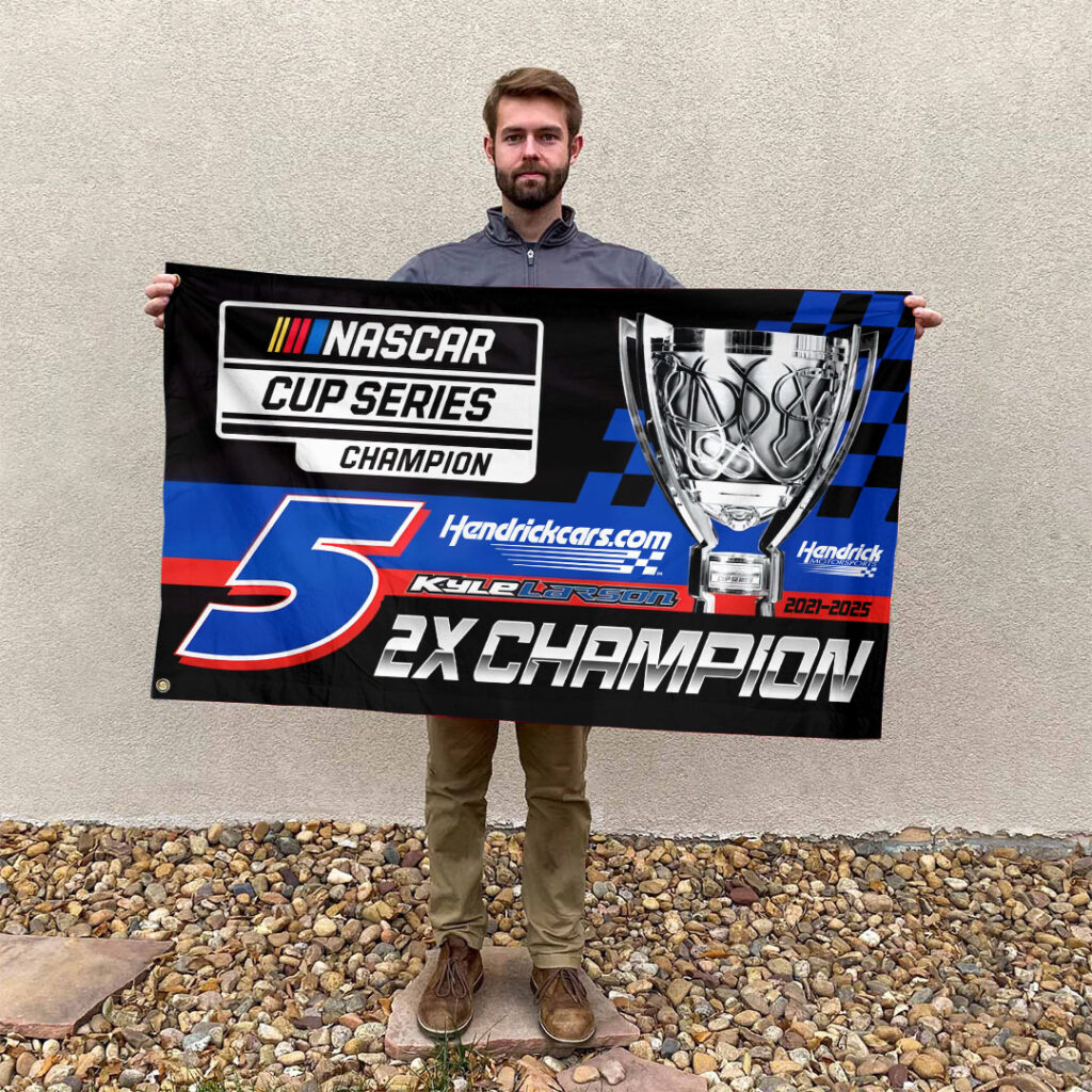 Kyle Larson 2025 NASCAR Cup Series Champion 3D Double-side House Flag ...